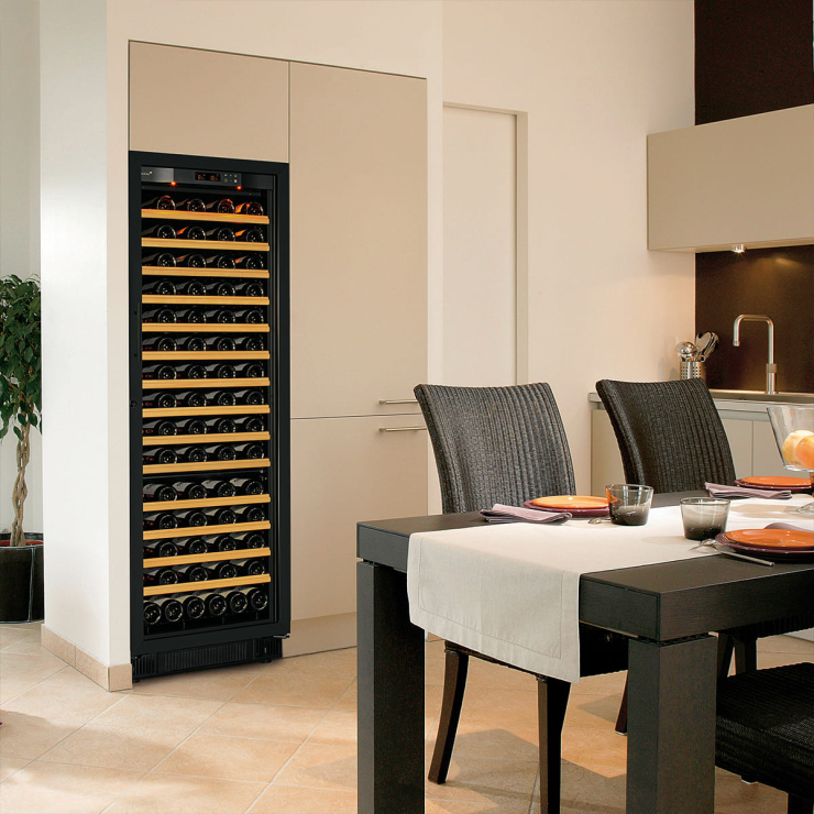 Grande cave à vin de service, multi-températures, encastrable ...